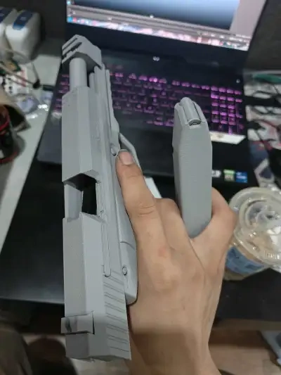 生化危机 SG-09 R 来自 3dwb MakerWorld：免费下载 3D 模型