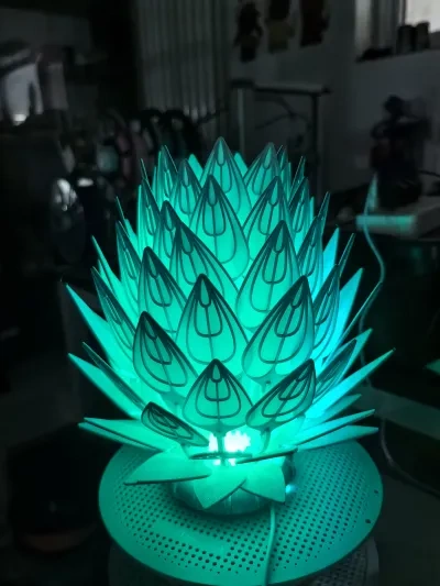 棱镜花瓣——Bambu Lab LED套件版 来自 Modular Mapping MakerWorld：免费下载 3D 模型