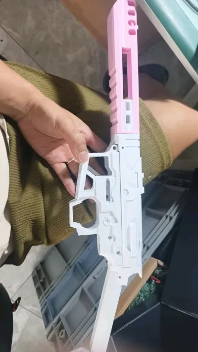 水弹SQB镂空科幻发射器 来自 小猫的胡思乱想 MakerWorld：免费下载 3D 模型