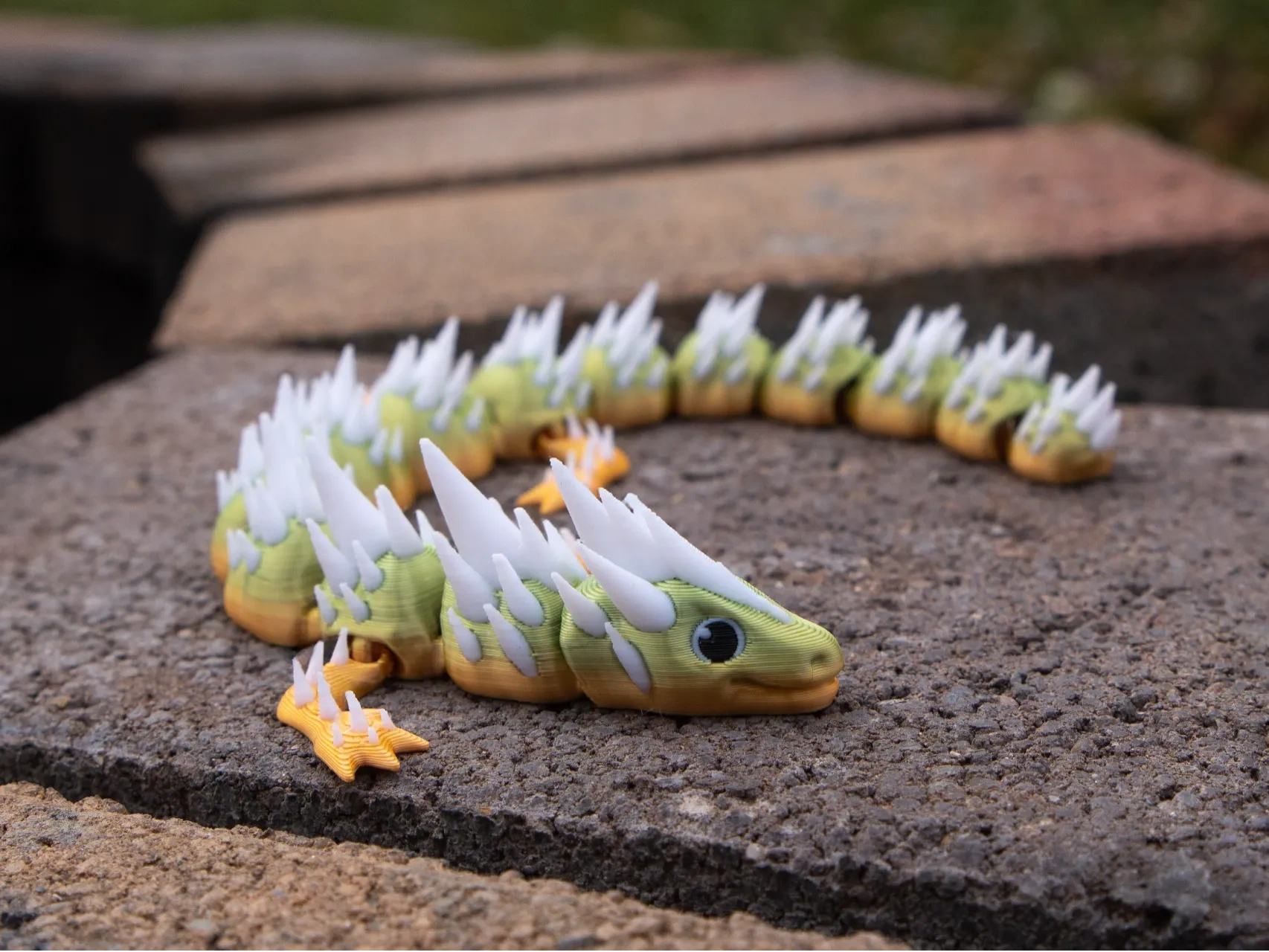 Cute multicolor articulated spikey dragon 来自 BT3D printing - MakerWorld