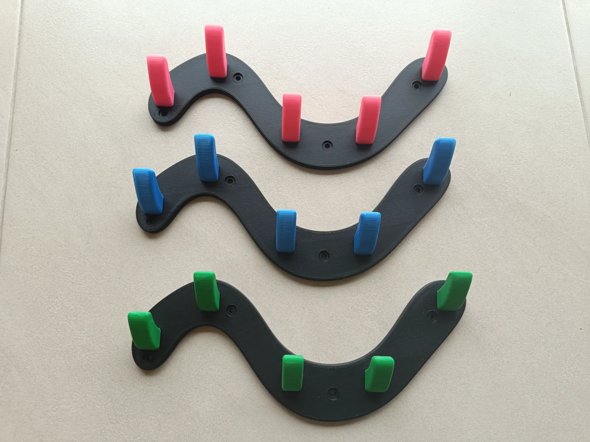 波浪墙挂衣架 来自 Nutzzz - MakerWorld