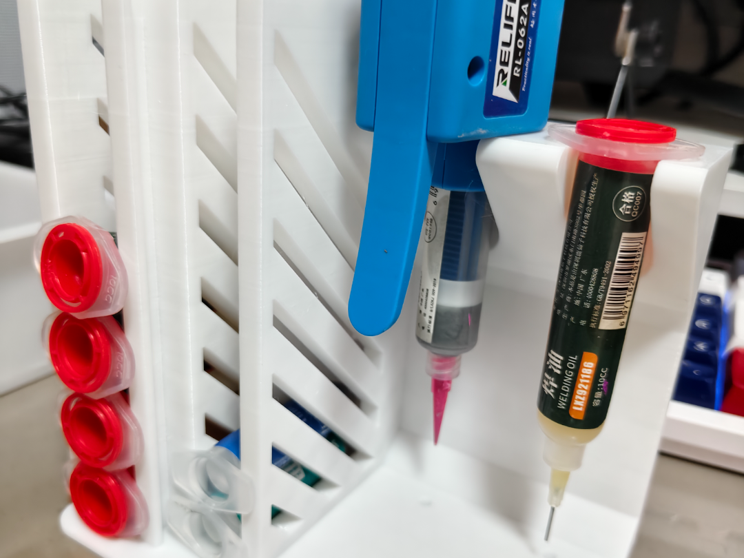 Solder Paste/Flux Syringe Holder by 起源工坊MakerWorld: Download Free 3D Models