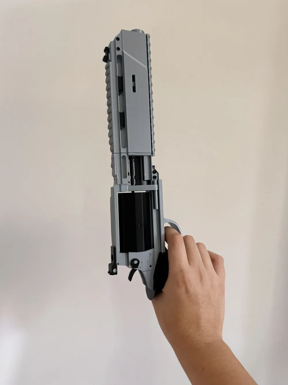 生化危机9 安魂曲马格南 - 全尺寸道具 - 免费 3D 打印模型 - MakerWorld