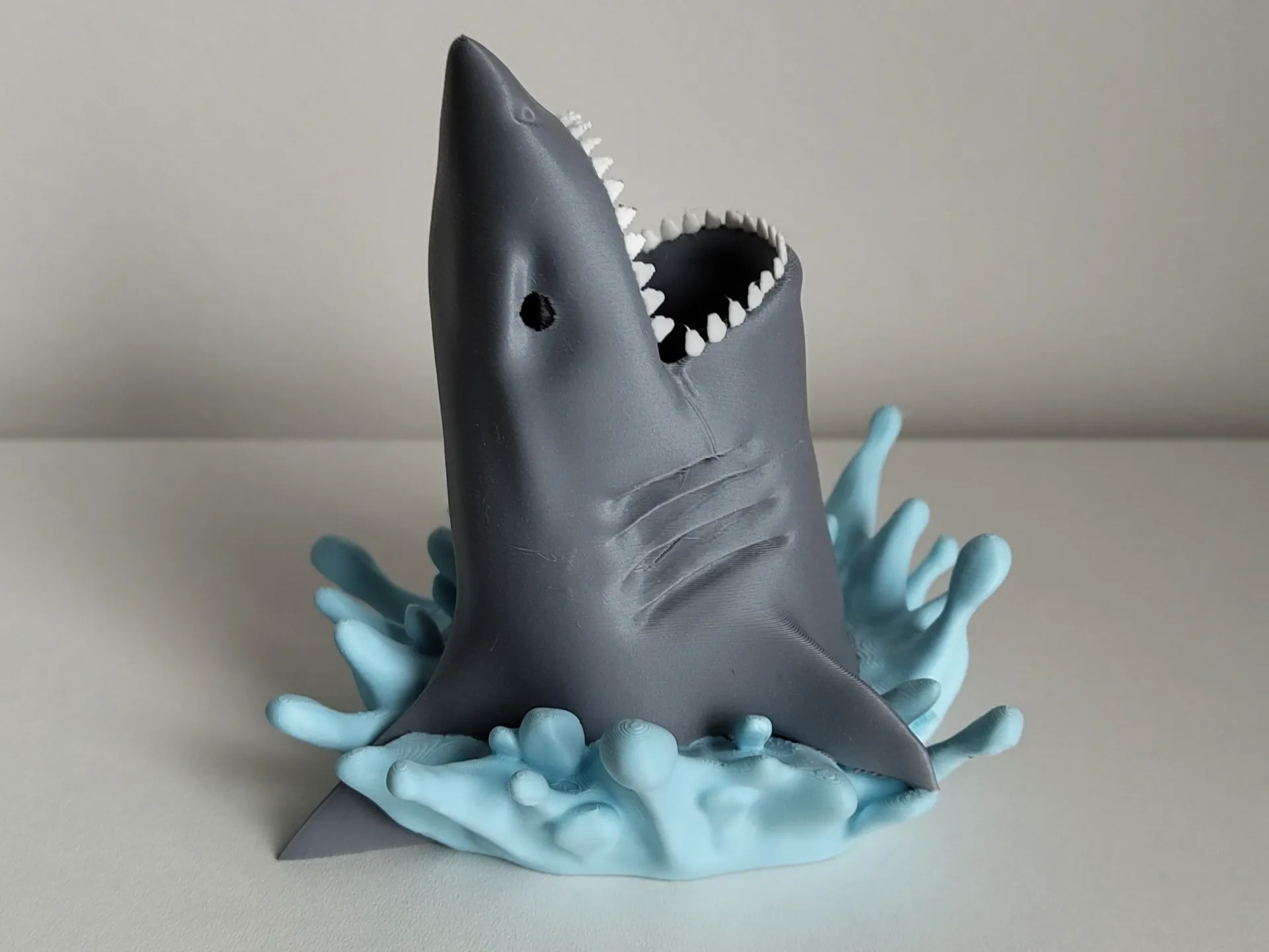 Shark / pen holder 来自 trixs3D - MakerWorld
