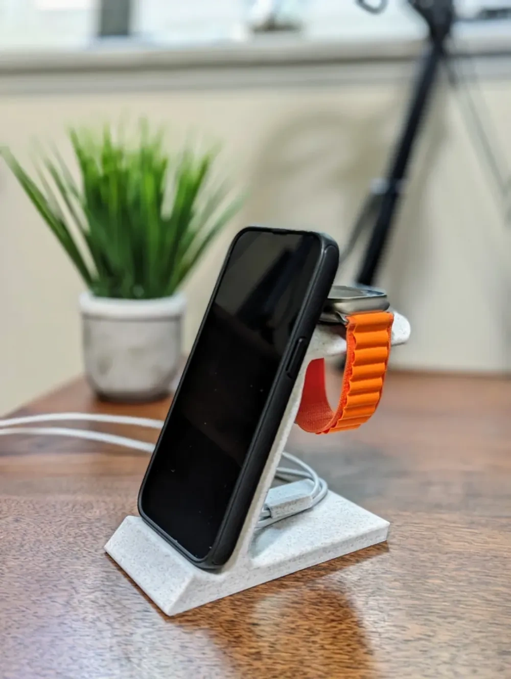 iPhone 和 Apple Watch MagSafe 磁吸式充电支架 v2 来自 totallynectar - MakerWorld