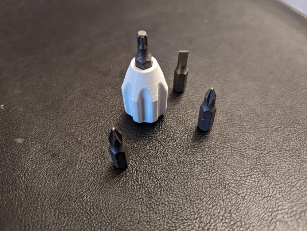 Stubby Hex Handle For Standard Hex Bits 来自 M of WIMakerWorld：免费下载 3D 模型