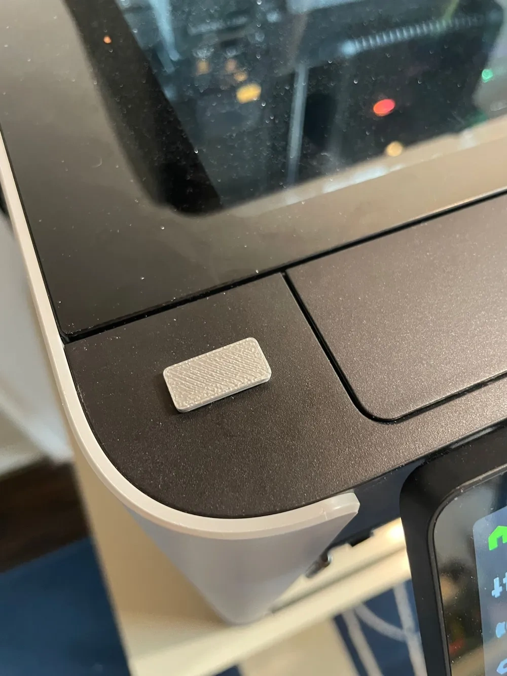 Bambu Lab H2D 和 P2S USB 端口防尘盖 来自 Oli MakerWorld：免费下载 3D 模型