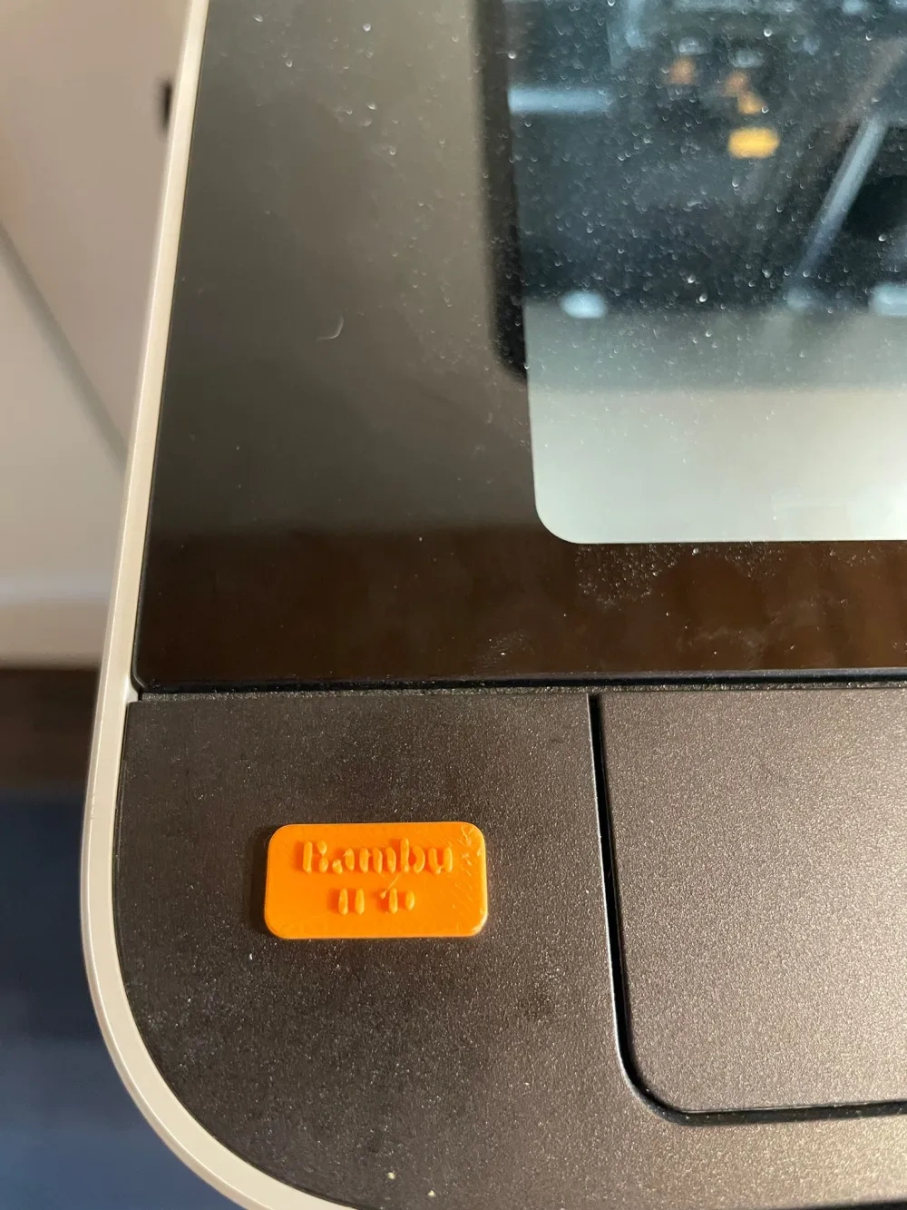 Bambu Lab H2D 和 P2S USB 端口防尘盖 来自 Oli MakerWorld：免费下载 3D 模型
