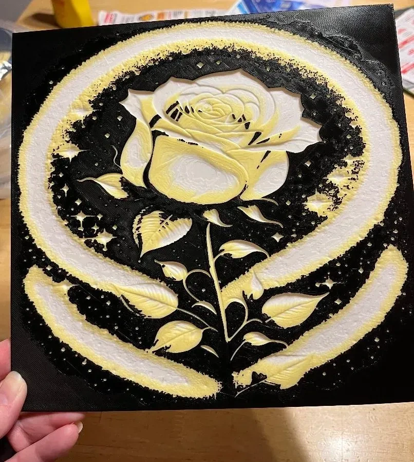 黄玫瑰与星辰 Hueforge 透光浮雕 - 无需AMS 来自 AriesGirl18 MakerWorld：免费下载 3D 模型