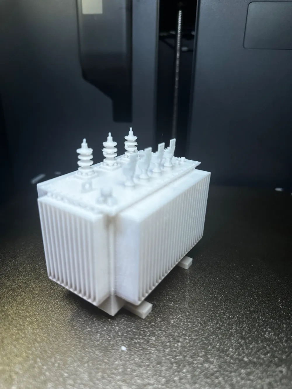 10kV/20kV变压器3D模型 来自 PSE MakerWorld：免费下载 3D 模型