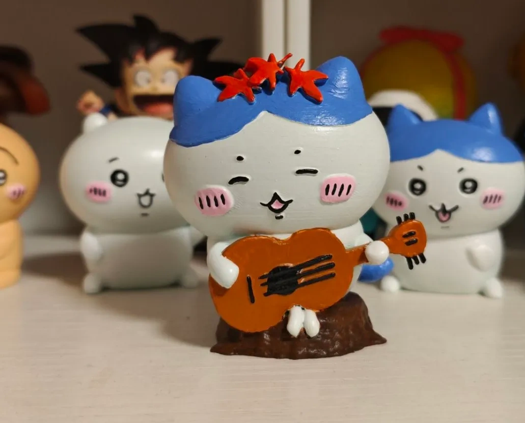 Chiikawa吉伊卡哇Hachiware小八吉它 来自 椰菜哟 MakerWorld：免费下载 3D 模型