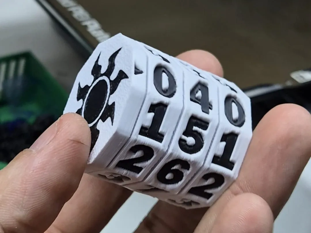 Magnetic 3-Digit Life Counter with Magic Symbols 来自 TCG in Box - MakerWorld