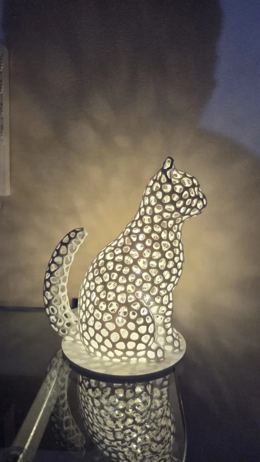 Voronoi 猫灯 来自 Themask MakerWorld：免费下载 3D 模型