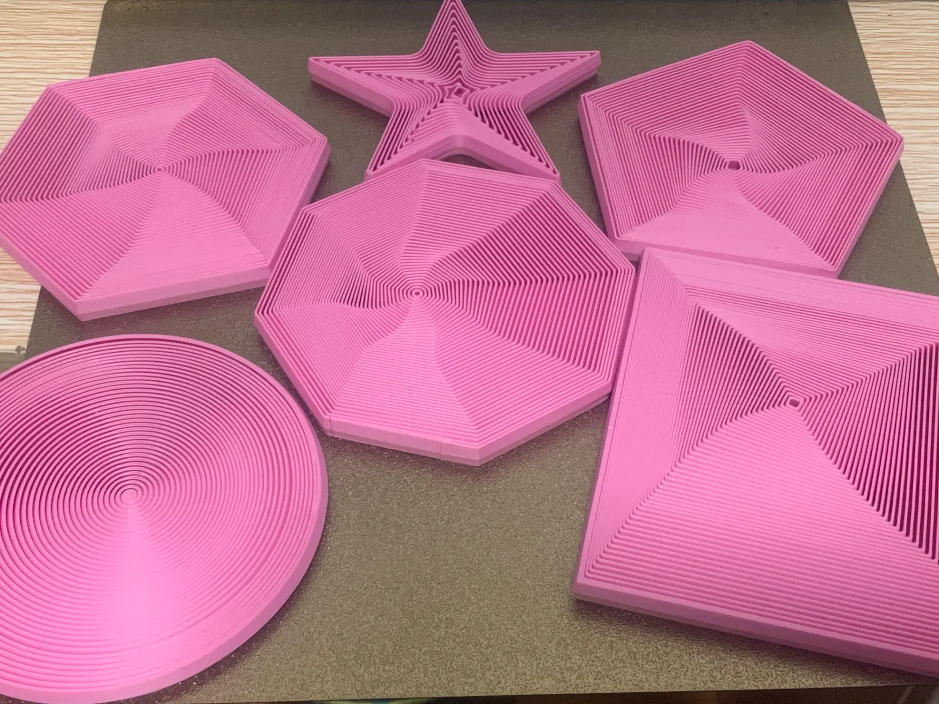 多边形螺旋玩具 一体打印成型 Polygonal spiral toy 来自 这盛世如你所愿 - MakerWorld