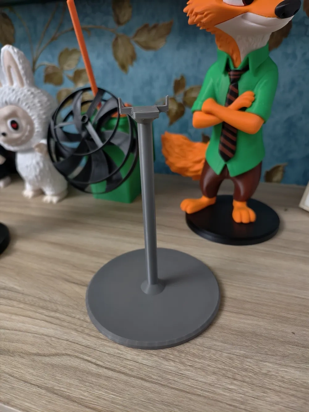 盖瑞蛇支架 - 免费 3D 打印模型 - MakerWorld