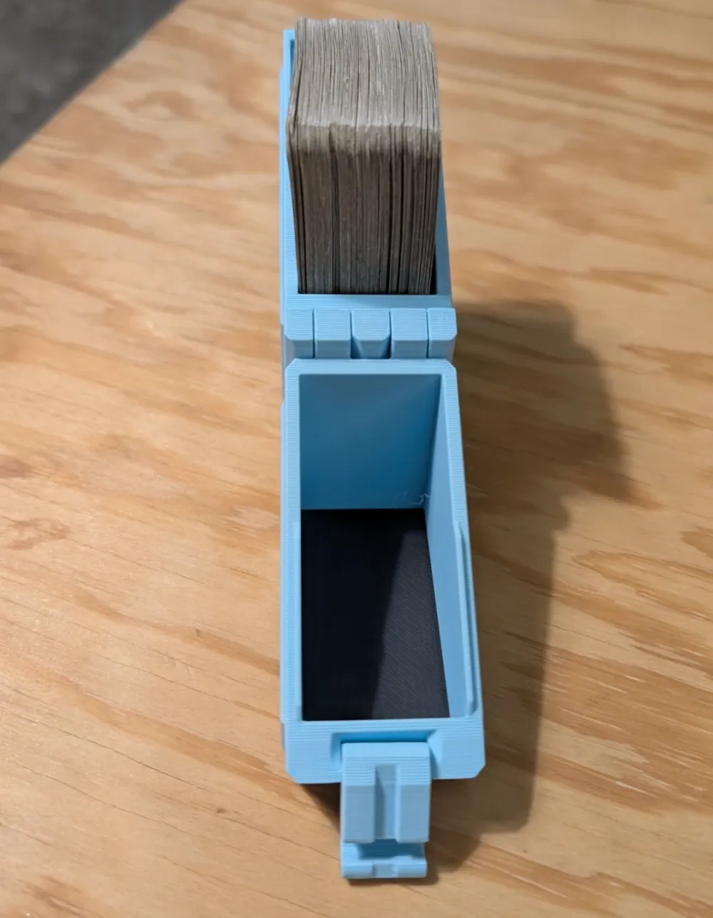 卡盒 - 一体打印，无需任何硬件辅助 来自 Jelly Panic Labs MakerWorld：免费下载 3D 模型