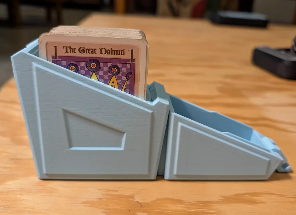 卡盒 - 一体打印，无需任何硬件辅助 来自 Jelly Panic Labs MakerWorld：免费下载 3D 模型