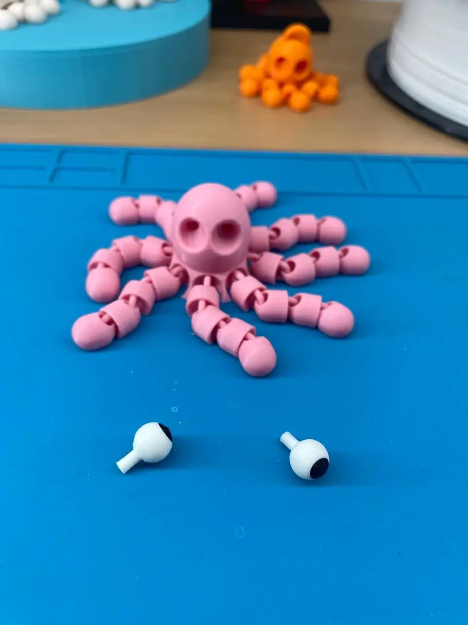 小巧可活动的章鱼它非常可爱 - 免费 3D 打印模型 - MakerWorld