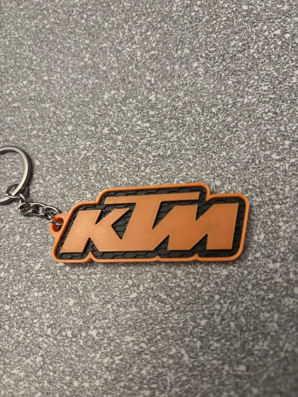 KTM Keychain 来自 VISMOND GROUP MakerWorld：免费下载 3D 模型
