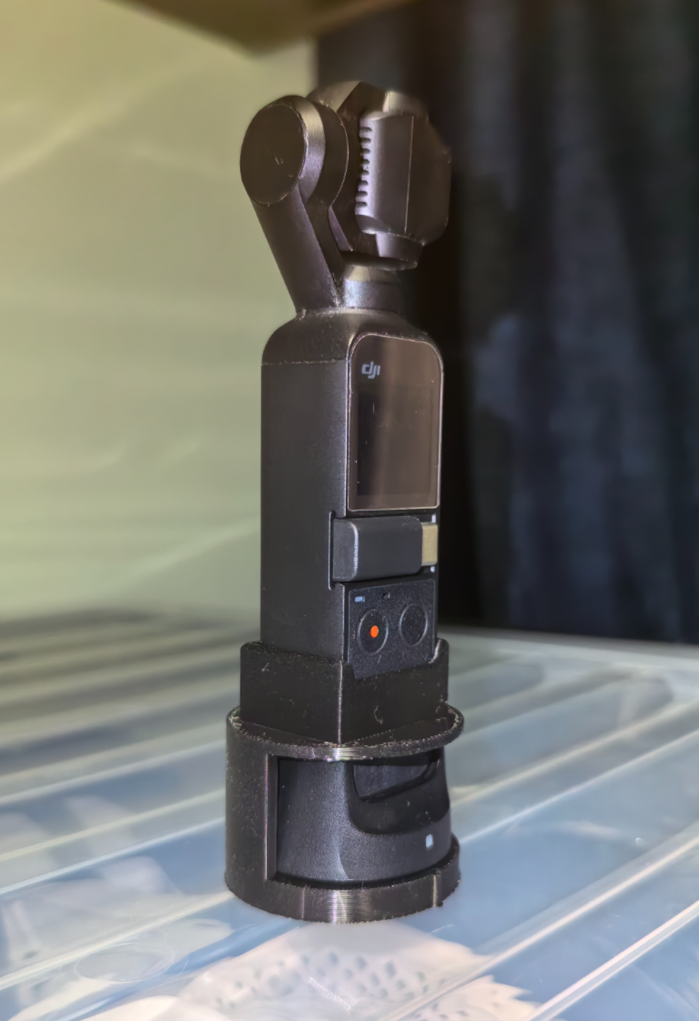 大疆DJI pocket 1 底部带1/4英寸螺纹孔的安装无线模块后可用的底座 来自 惟惟 MakerWorld：免费下载 3D 模型