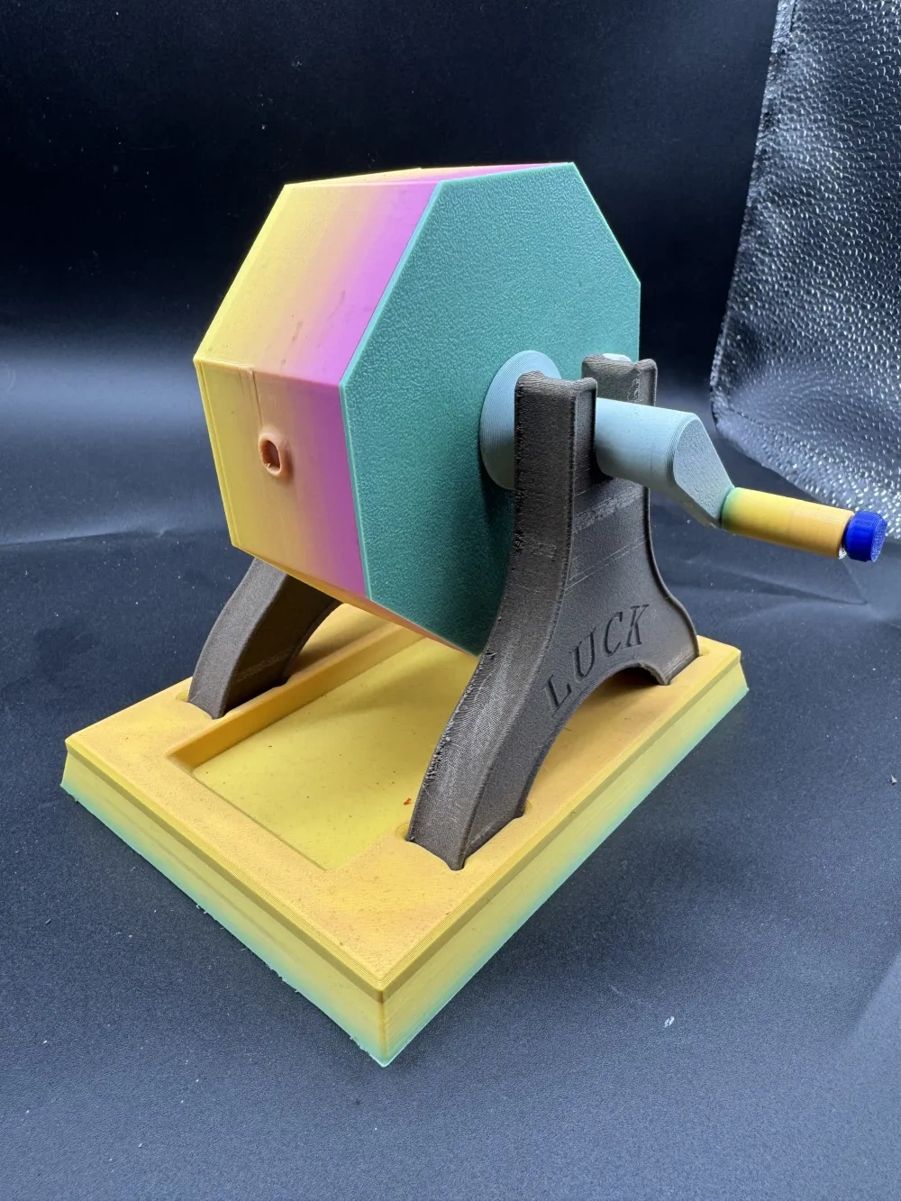 Desktop lottery machine/桌面摇奖机 来自 KT MakerWorld：免费下载 3D 模型