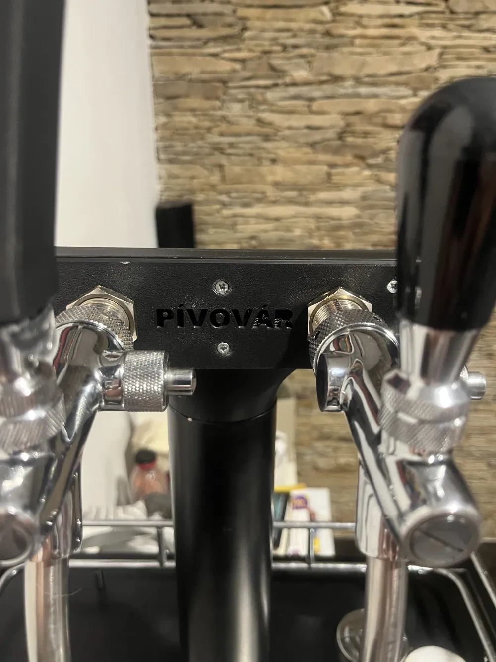 适用于卡尔施泰因原装啤酒管的双啤酒龙头 来自 Ivomir MakerWorld：免费下载 3D 模型