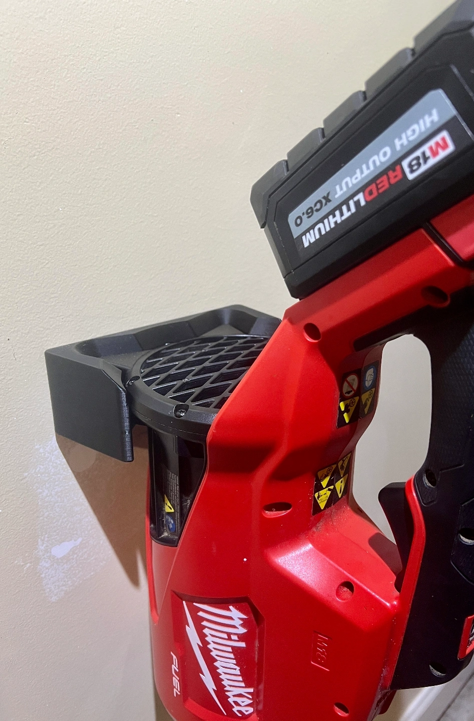 Milwaukee M18 Blower 2724 Wall Mount 来自 Granite - MakerWorld