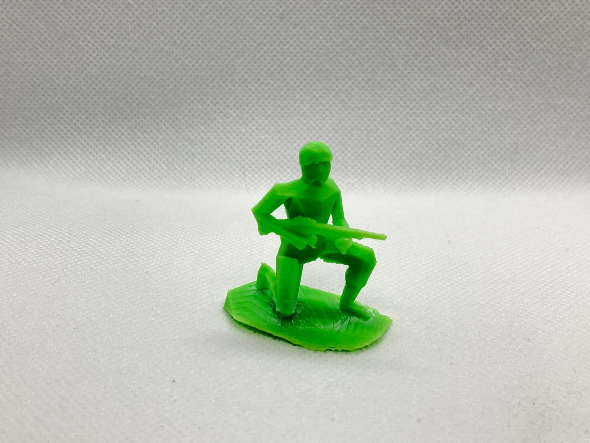 Sarge Crouching (Army Men: Sarges Heroes) 来自 JoeyAW MakerWorld：免费下载 3D 模型