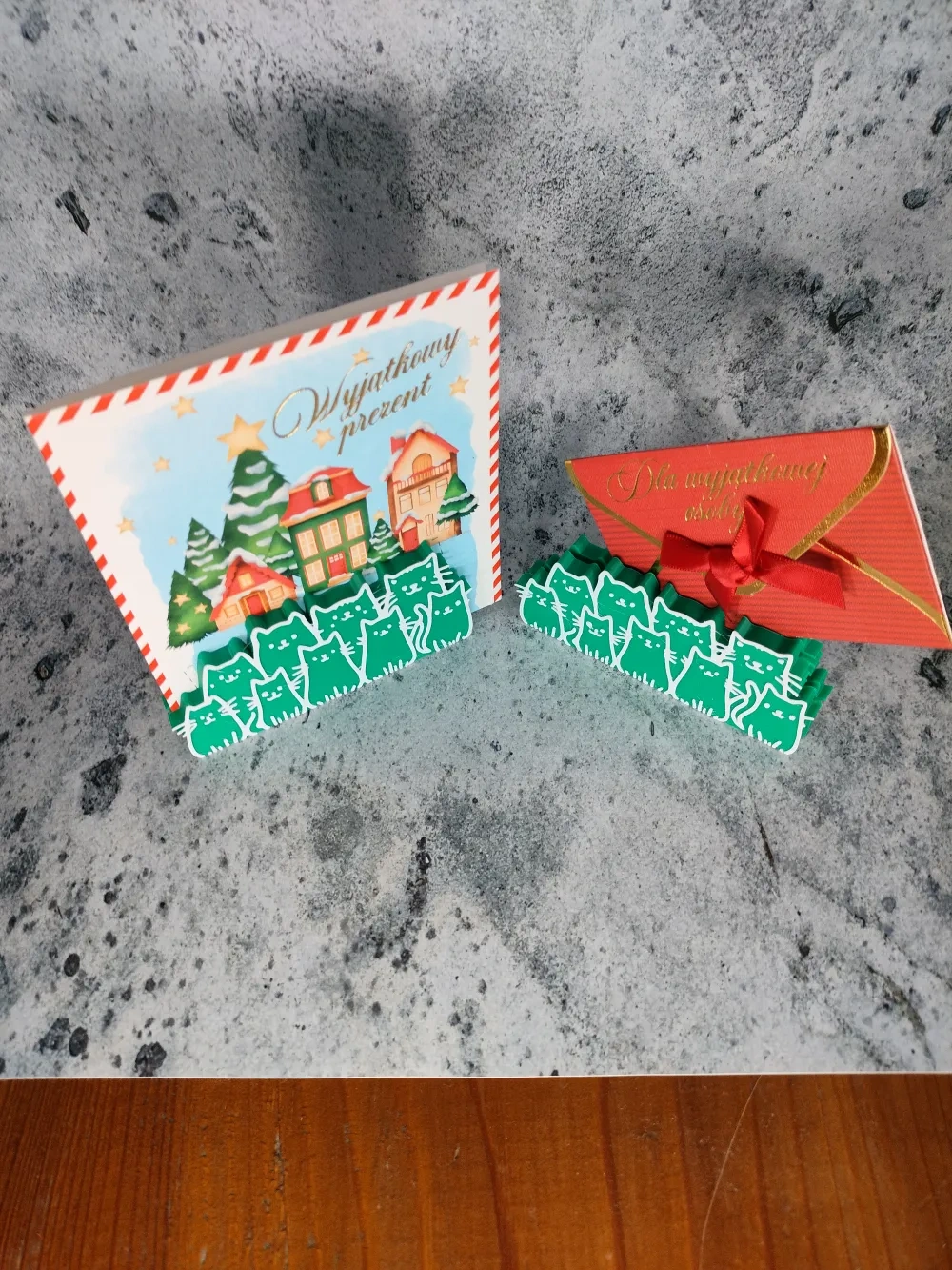 猫用于圣诞卡或照片 来自 Kotka_Stokrotka MakerWorld：免费下载 3D 模型