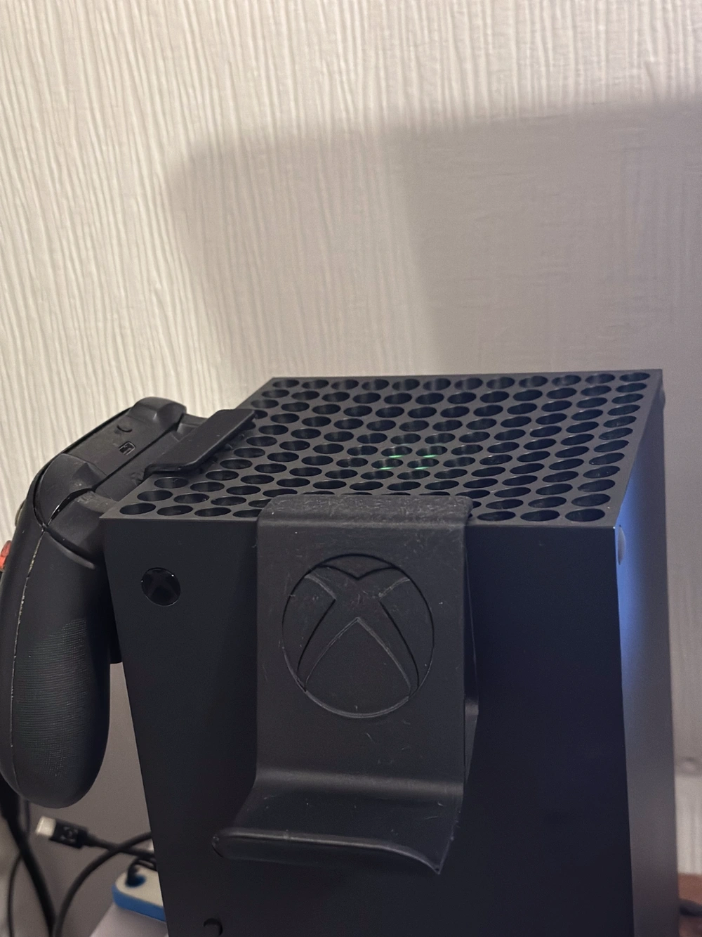 Xbox controller stand for console 来自 Memel Magic - MakerWorld