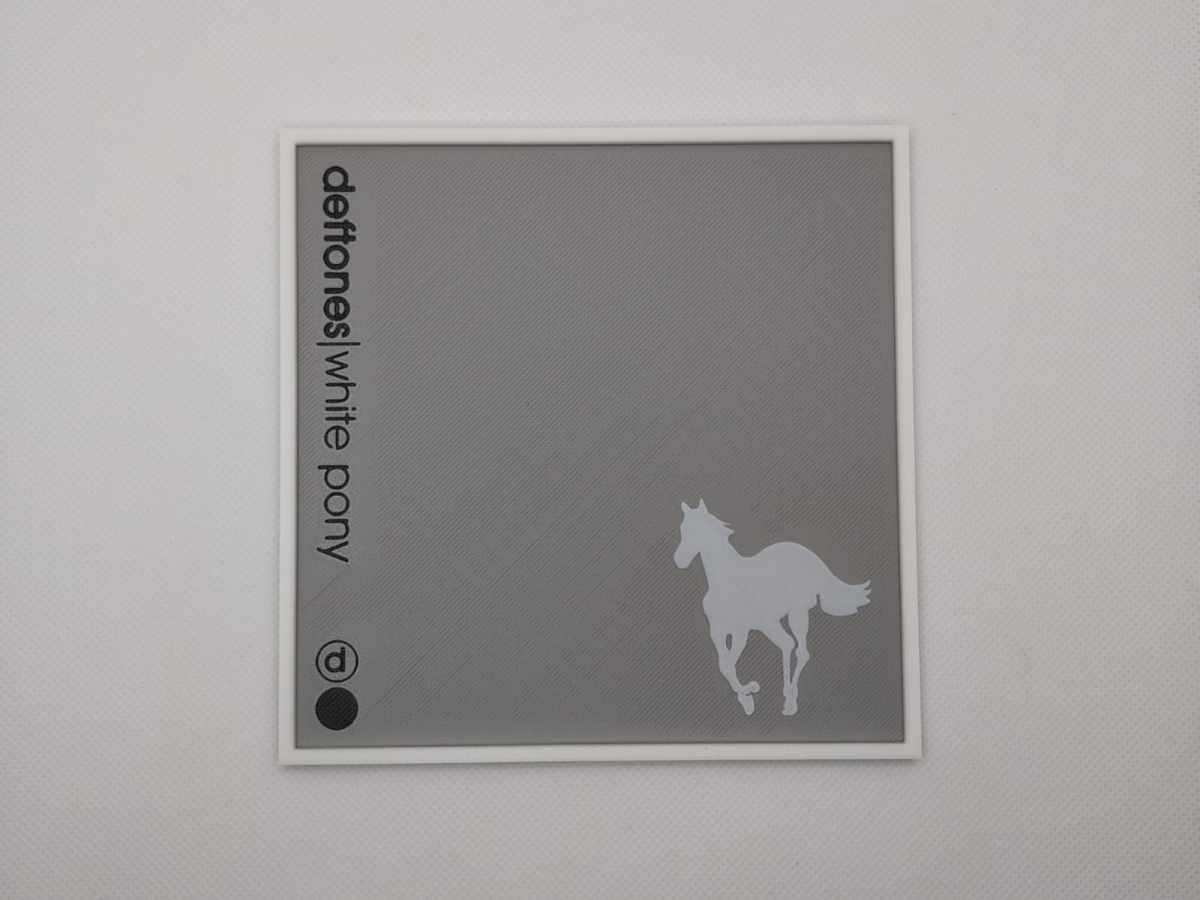 Deftones: White Pony (2000) - 专辑封面 - 免费 3D 打印模型 - MakerWorld
