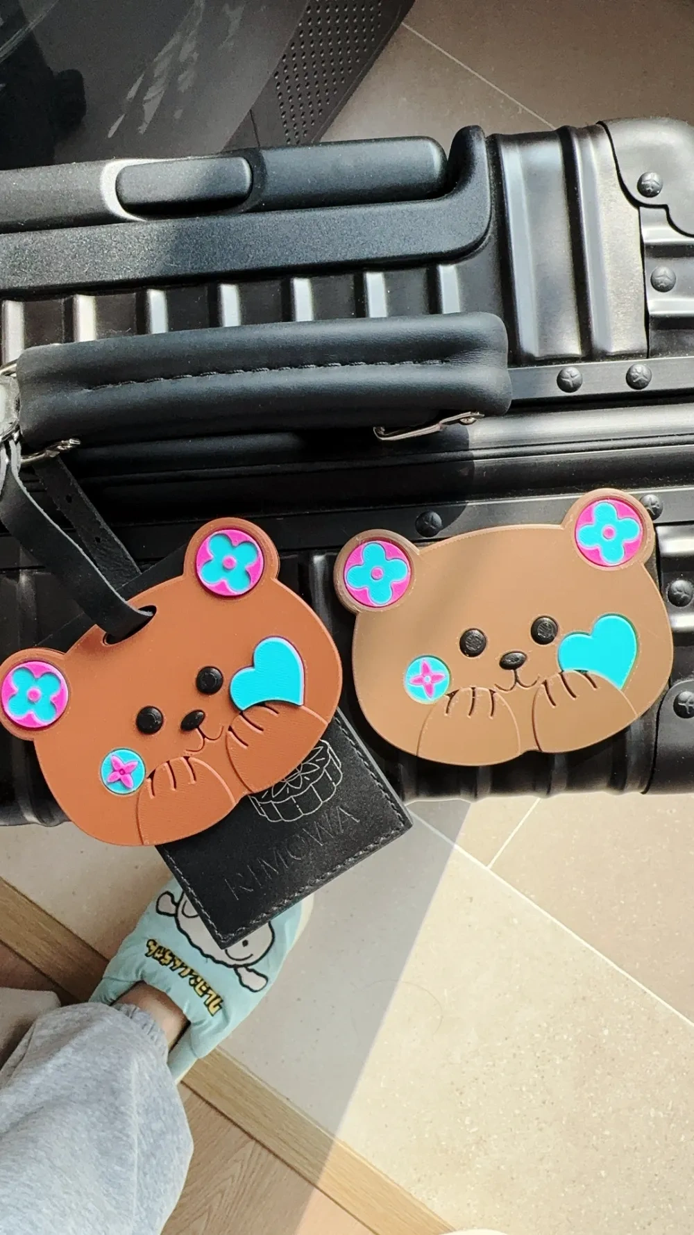 LV 小熊包挂，行李牌，吊饰 来自 Sharon Ji MakerWorld：免费下载 3D 模型