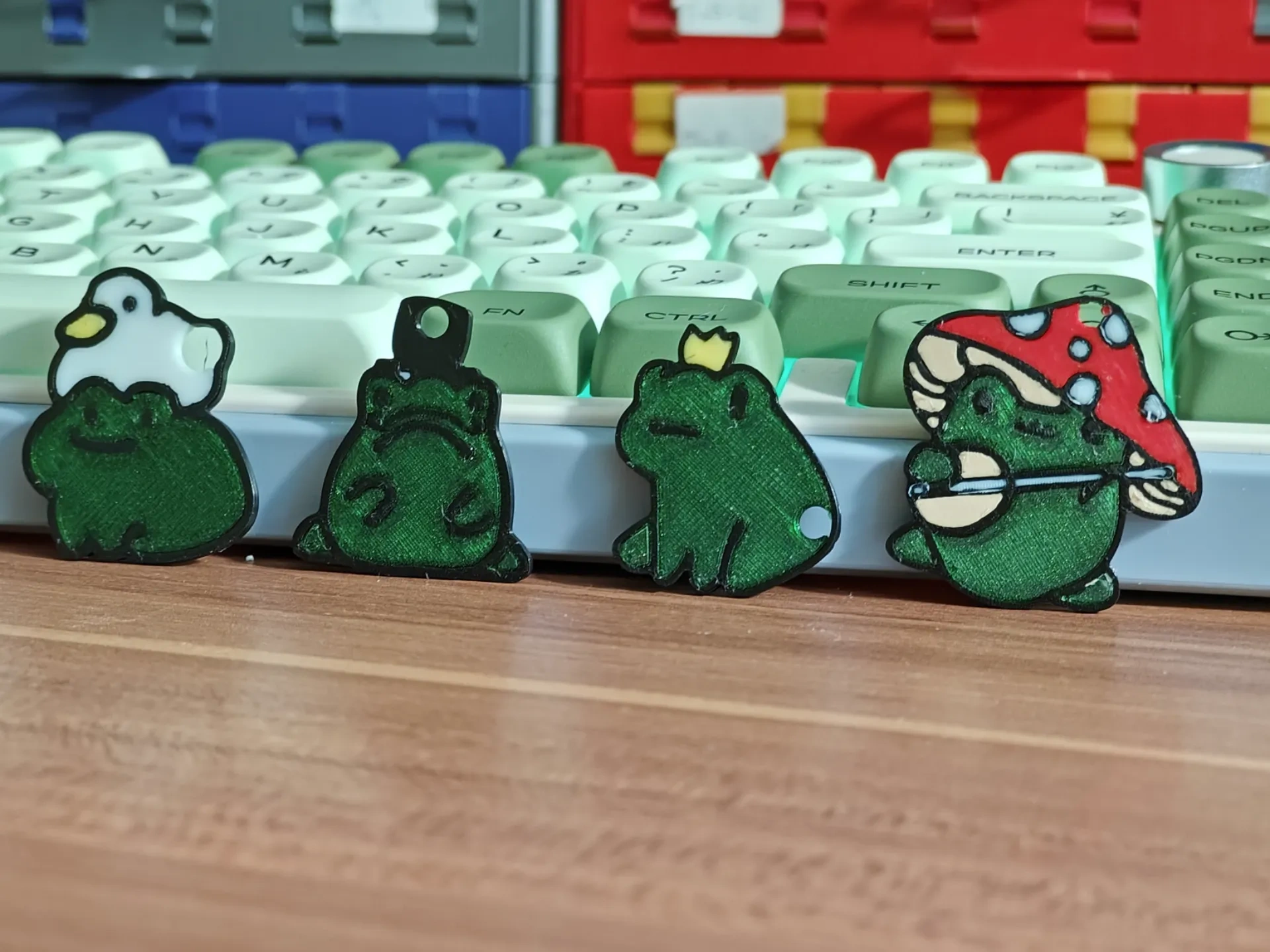 Frog with hats keychains 1 来自 M.Holicky - MakerWorld