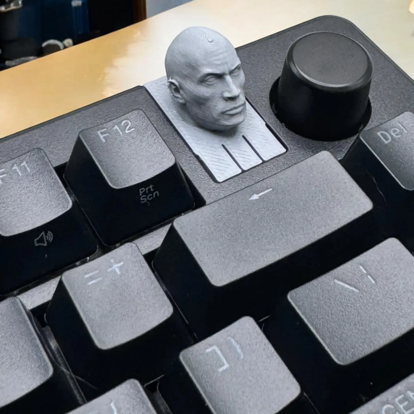 Glorious GMMK3 The Rock Head 来自 Creat3DWorks - MakerWorld