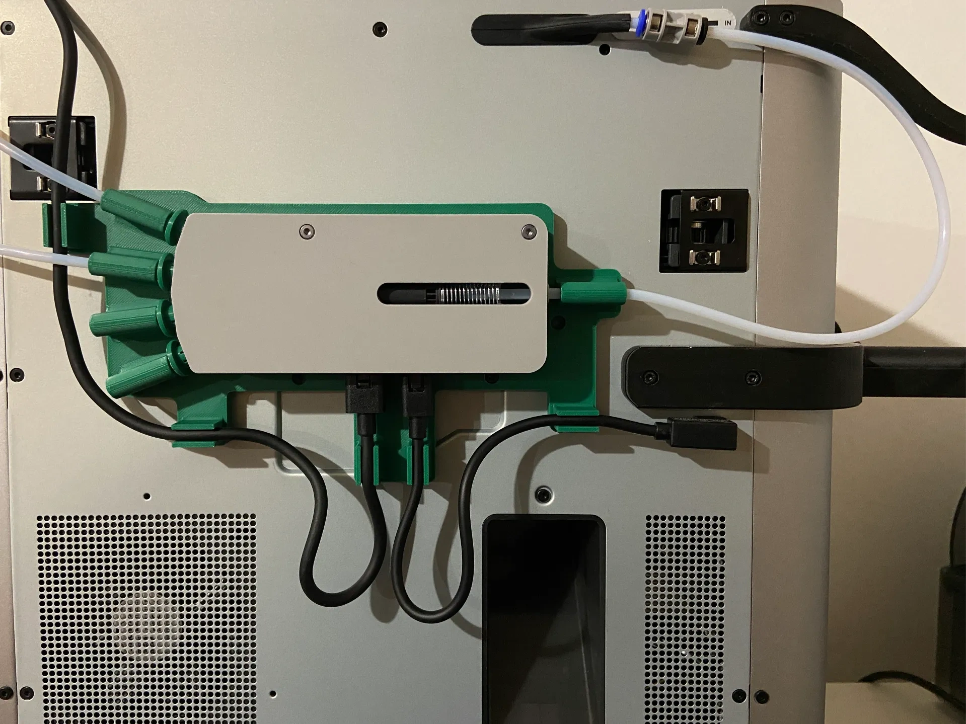 AMS HUB cables manager with 6x2mm magnets holes 二次创作 - 来自 Christian ...