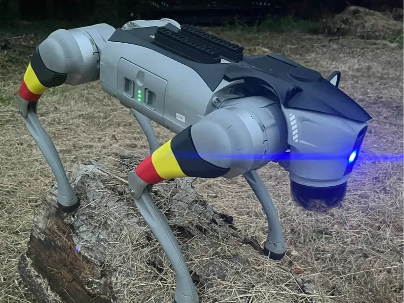 Unitree GO2 背板 来自 vigo creative MakerWorld：免费下载 3D 模型