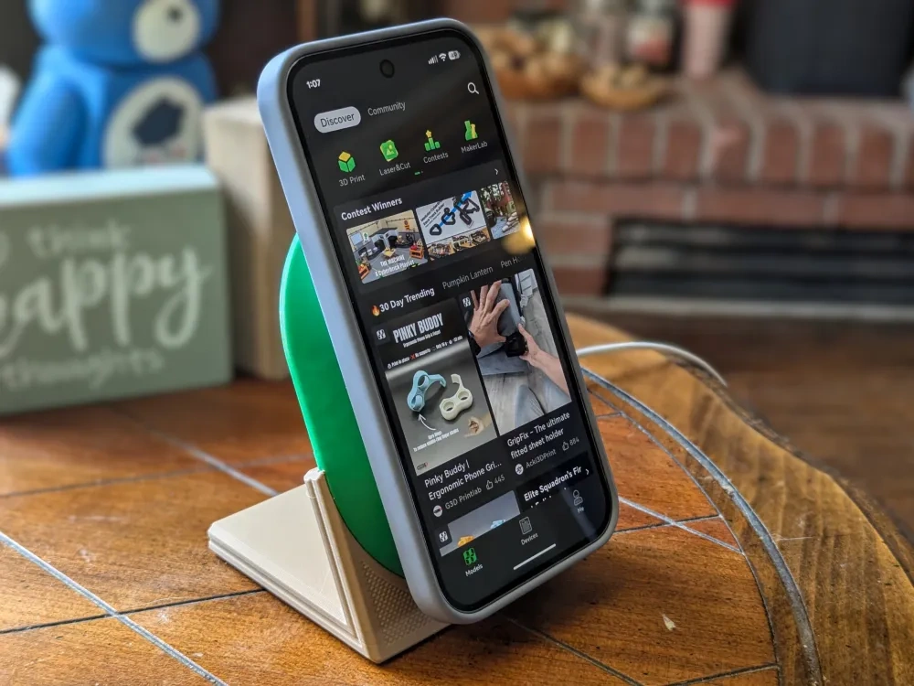 Pixelsnap 充电支架 来自 JamesThePrinter MakerWorld：免费下载 3D 模型