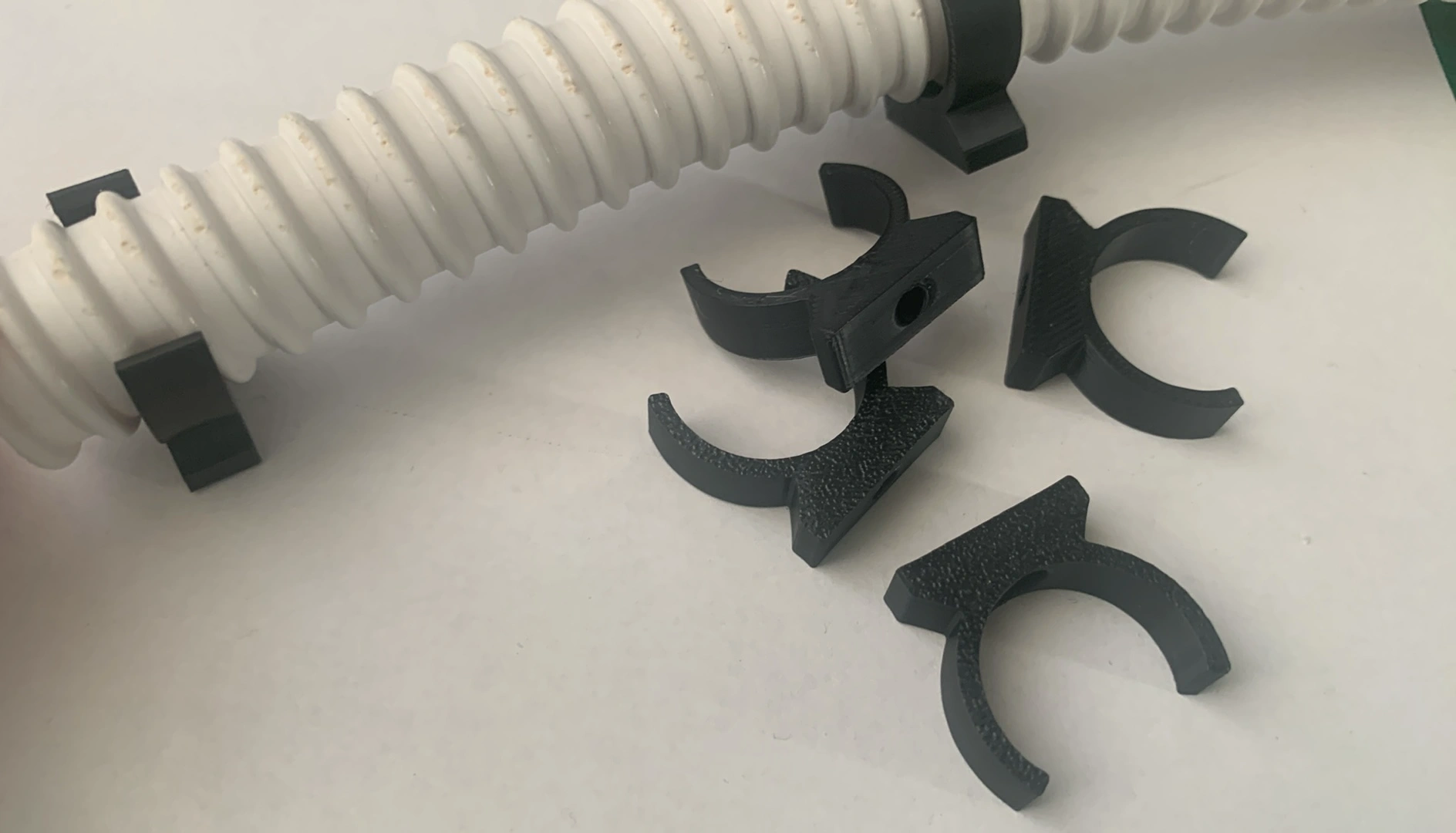 Clamp for 20mm electrical pipe 来自 letsgo00 - MakerWorld