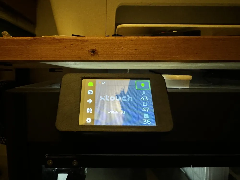 Bambu Lab P1P - P1S tilting Xtouch screen - 免费 3D 打印模型 - MakerWorld