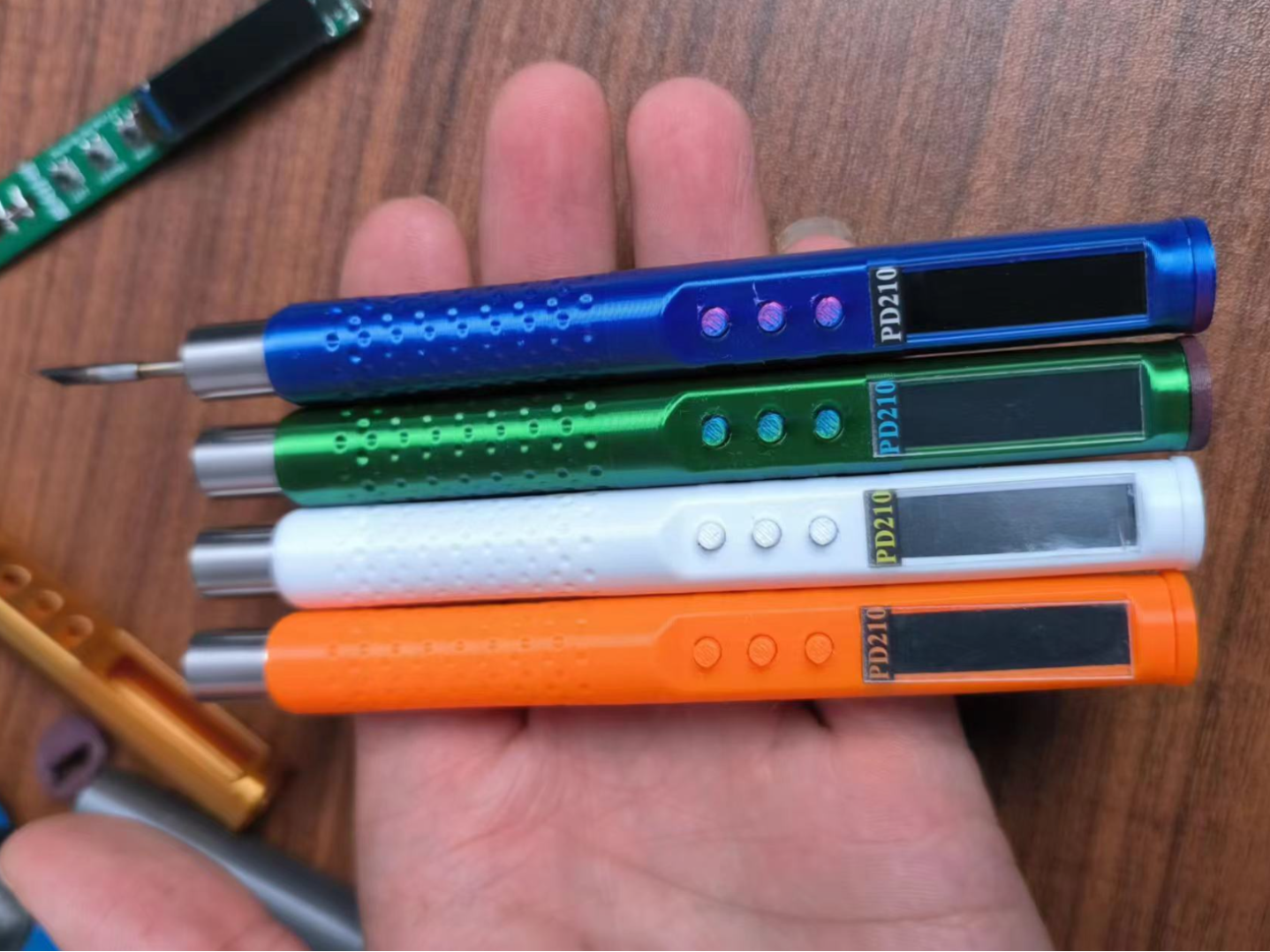 PD210电烙铁外壳 来自 石灰CN MakerWorld：免费下载 3D 模型