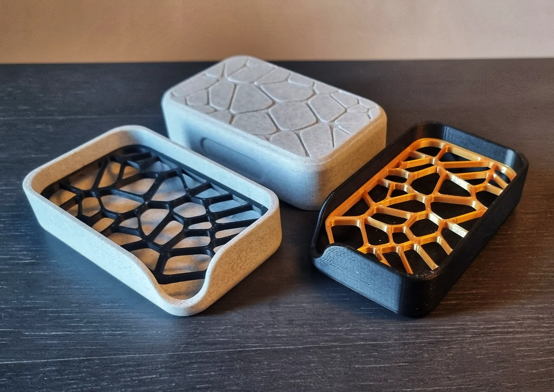 带有Voronoi设计的带盖肥皂盒 来自 Veracon Engineering - MakerWorld