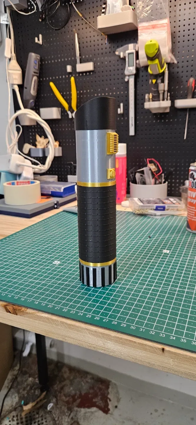 Retractable Lightsaber 来自 lindh3d - MakerWorld