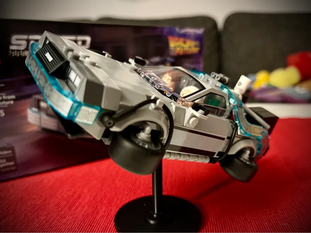 简单的 SC DeLorean 展示架 - 免费 3D 打印模型 - MakerWorld