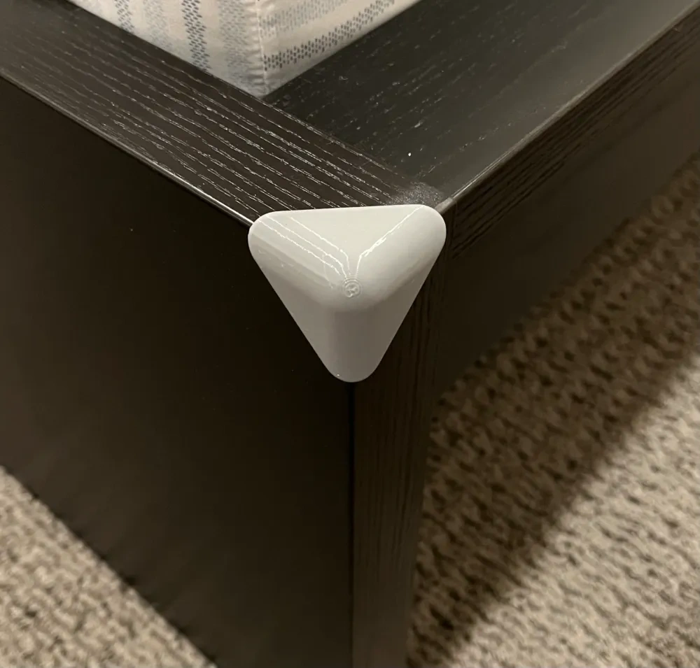 TPU Corner Bumper Pyramid-shaped 来自 GammaLand - MakerWorld