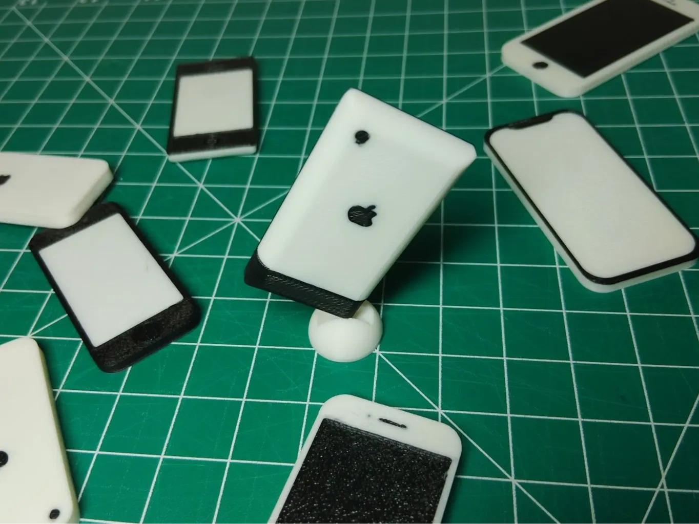 迷你iPhone 来自 Maker Man - MakerWorld