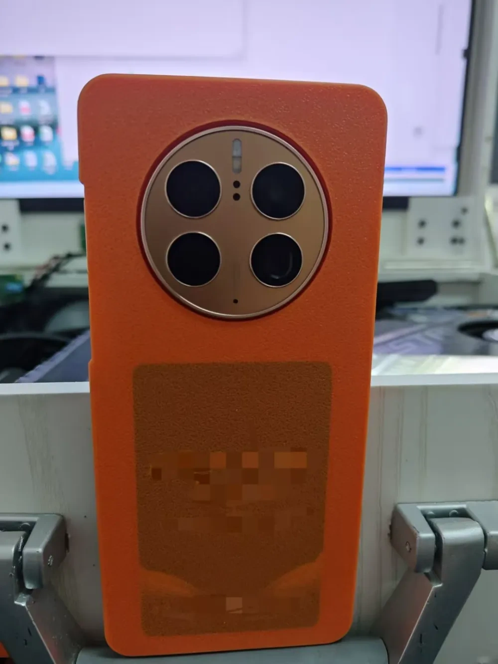 华为mate50Pro手机壳 来自 user_1380402435 MakerWorld：免费下载 3D 模型