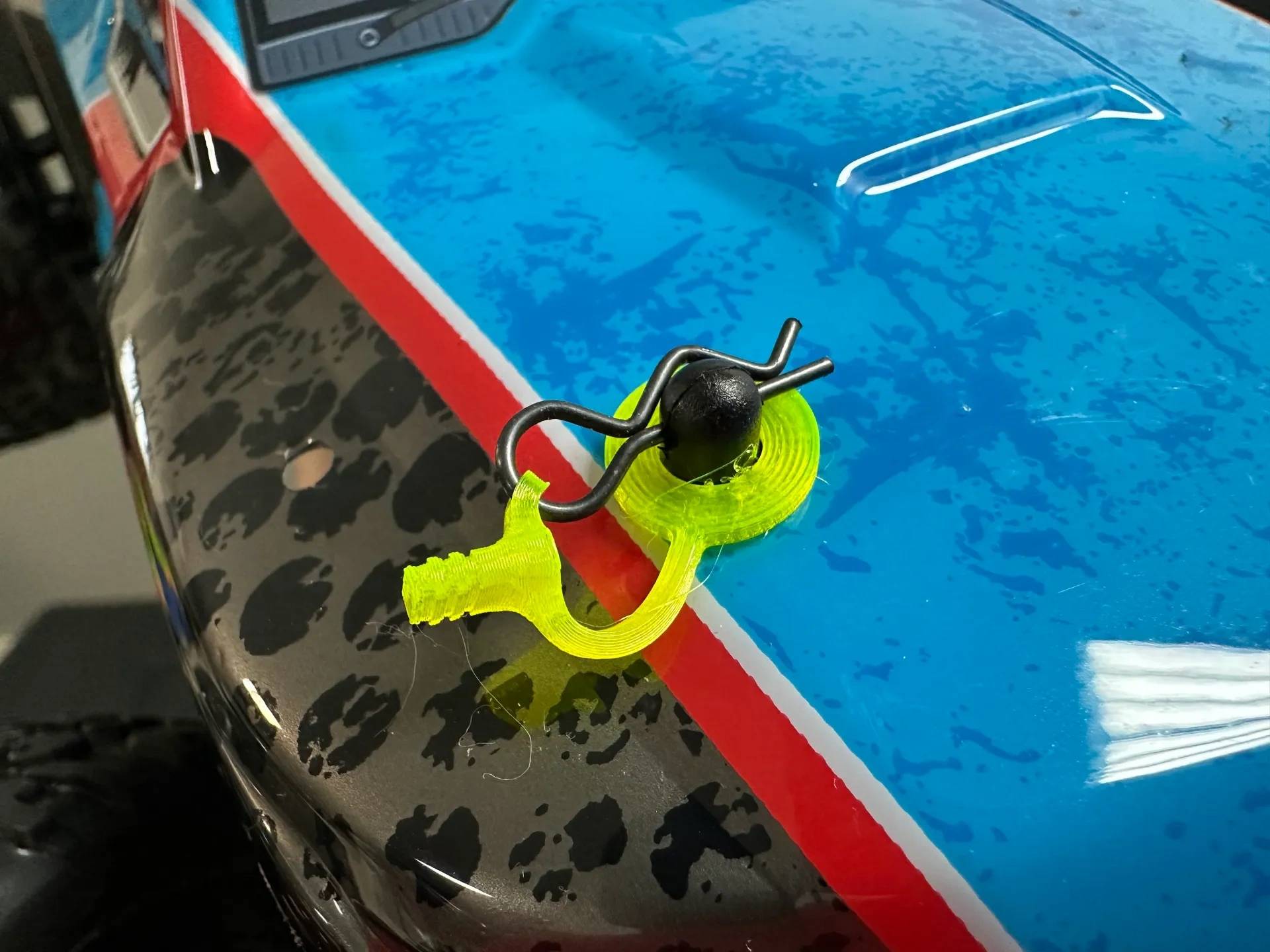 RC Car Body Post Washers with Clip Tie & Pull Tab 来自 RomeoAlfa - MakerWorld