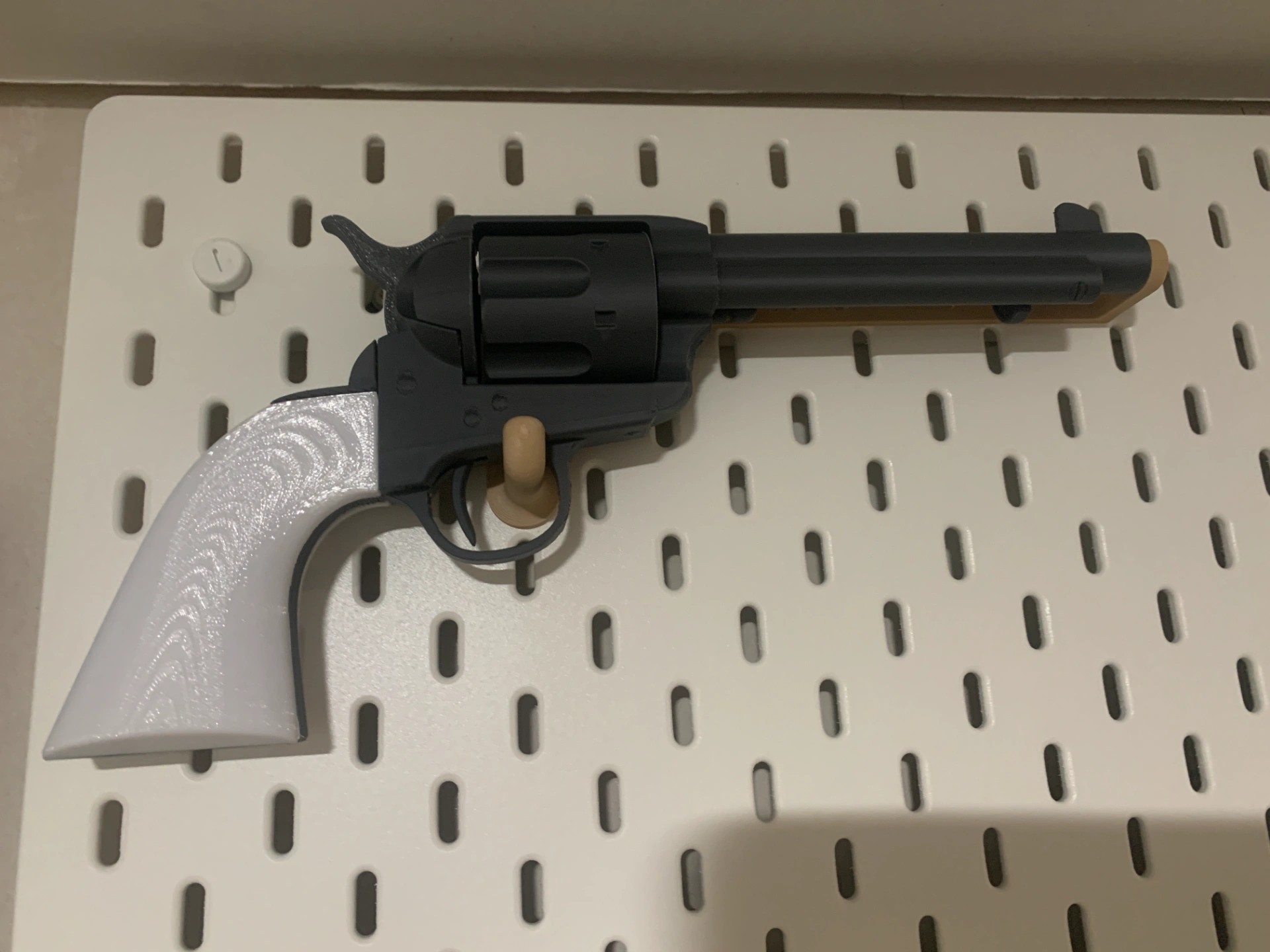 Colt Model 1873 Cattleman Revolver Display Mount 来自 Zzz3DSelkirk ...