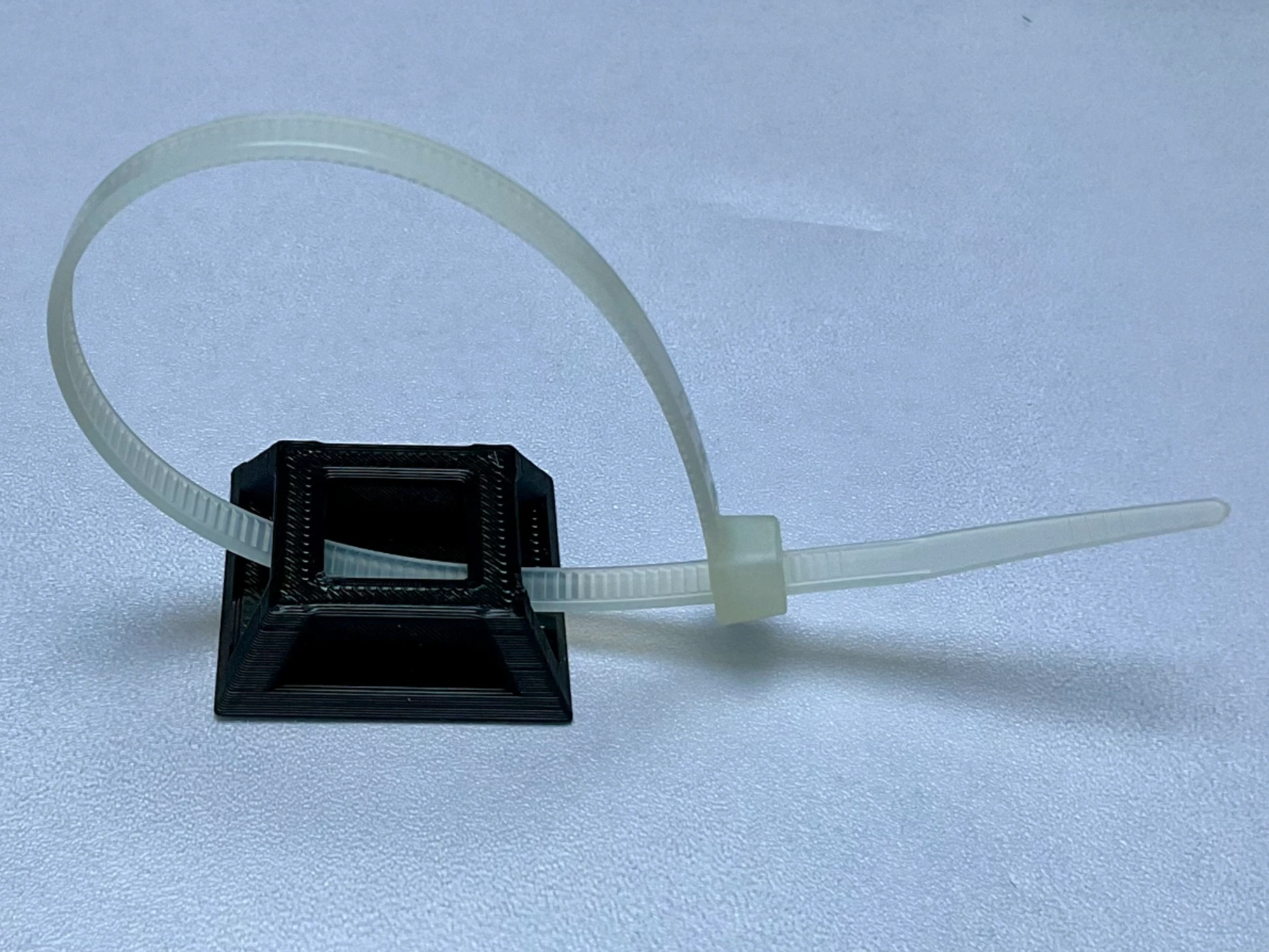 Zip tie mount 来自 ZapLab - MakerWorld