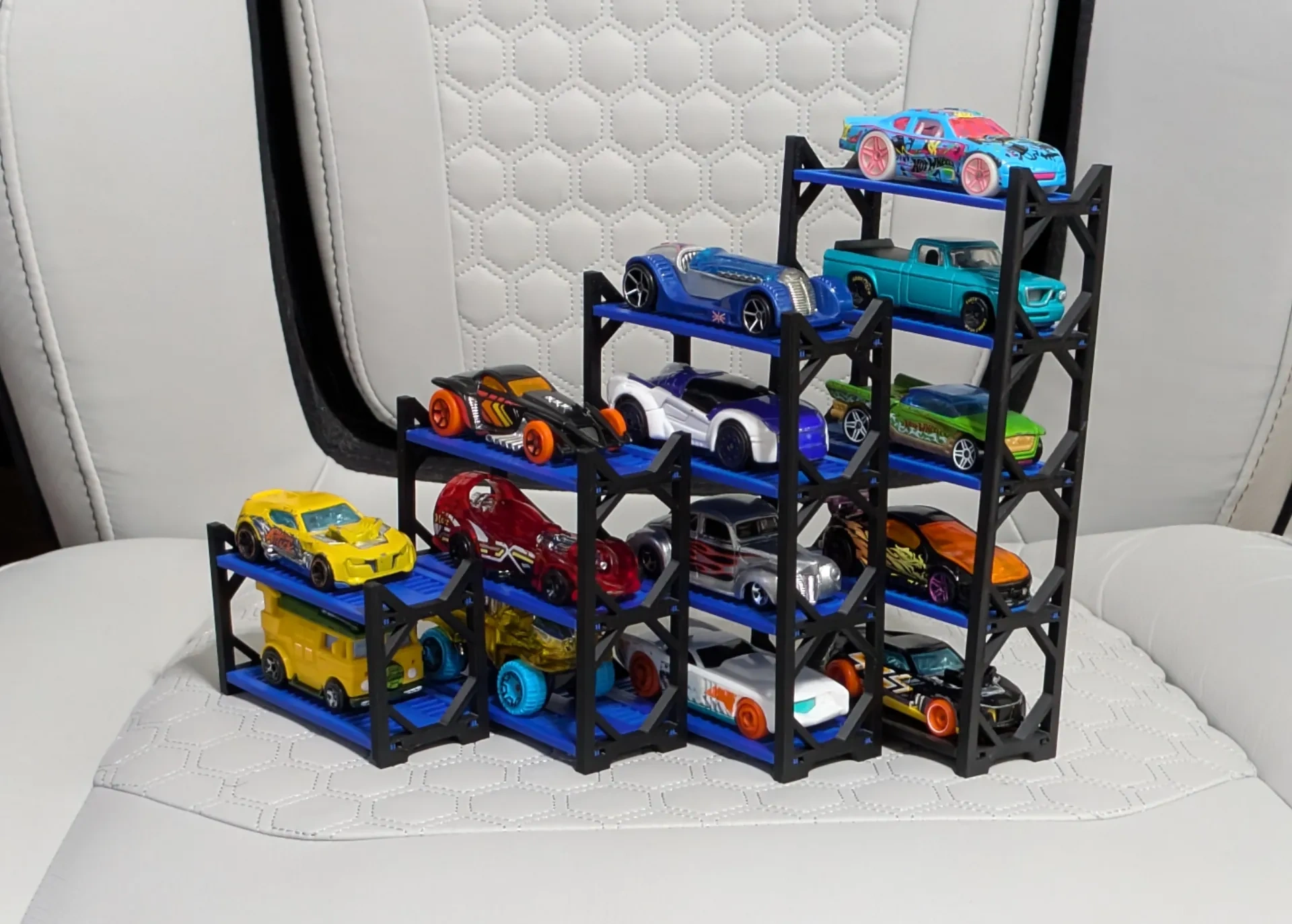 Hot Wheels display stand (5 Racks - 2 Racks) 来自 DMurr5050 - MakerWorld